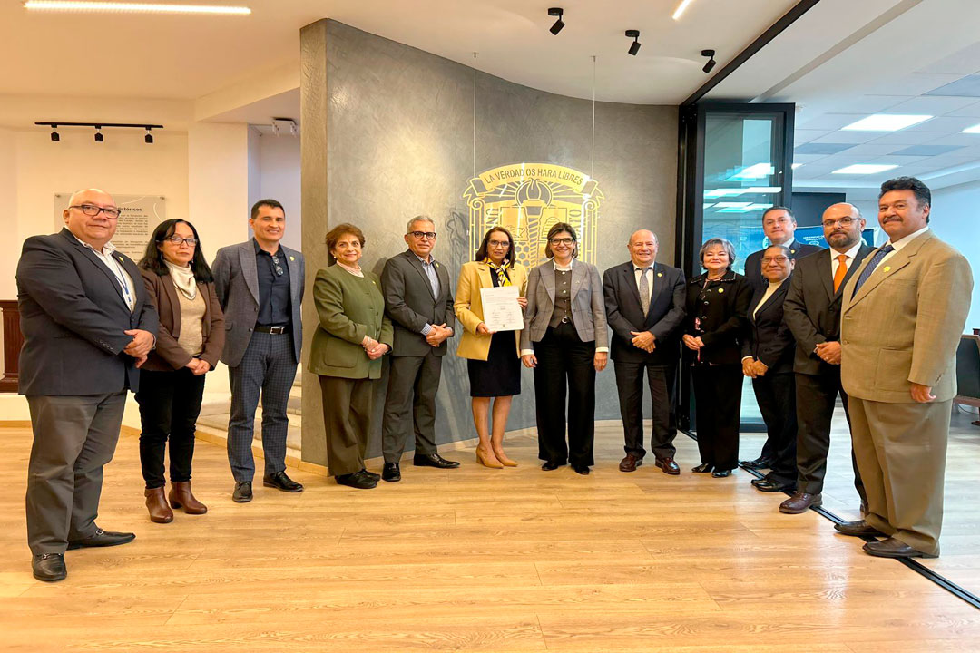 Designan a la Dra. Isaura Arreguín Arreguín rectora del Campus Celaya ...